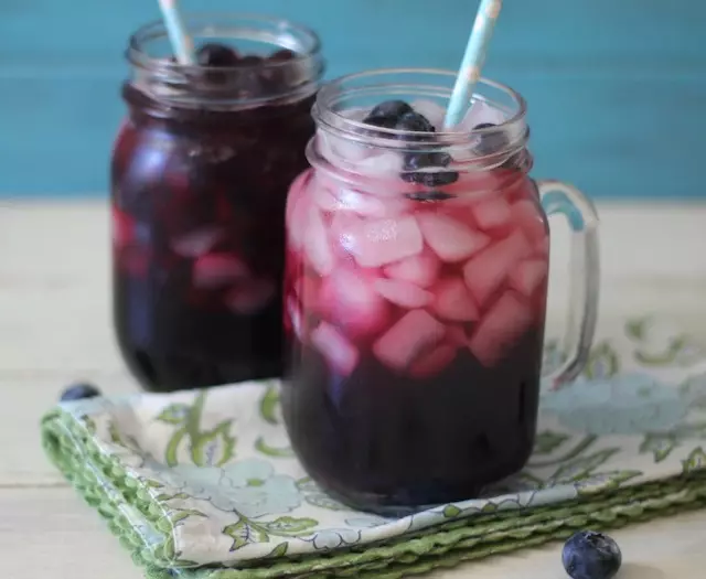 I-Skinny blueberry spritzer