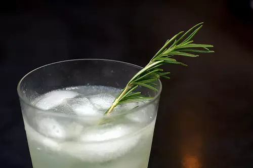 Rosemary gin fizz