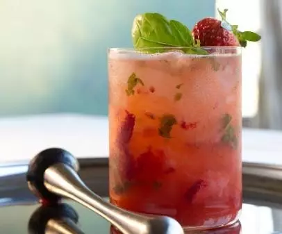 I-Skinny strawberry basil smash cocktail