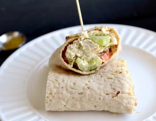 Curry-Huhn-Salat-Wrap