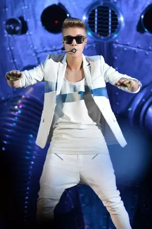 Justin Bieber Virgin Galactic بىلەن ئالەم ئۇچۇشىغا تىزىملىتىدۇ