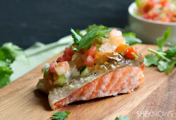 ត្រី salmon ដុតជាមួយ pico de gallo