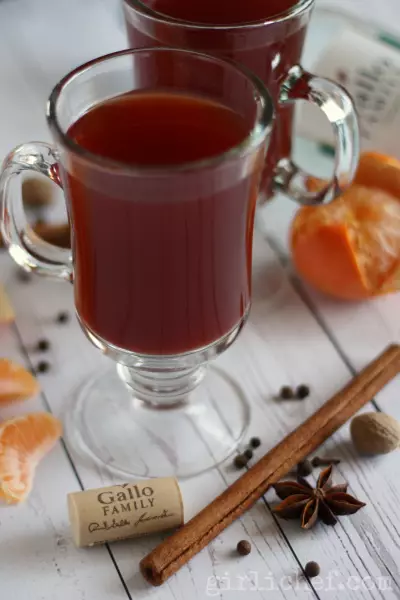 Mandarin spice mulled nga bino