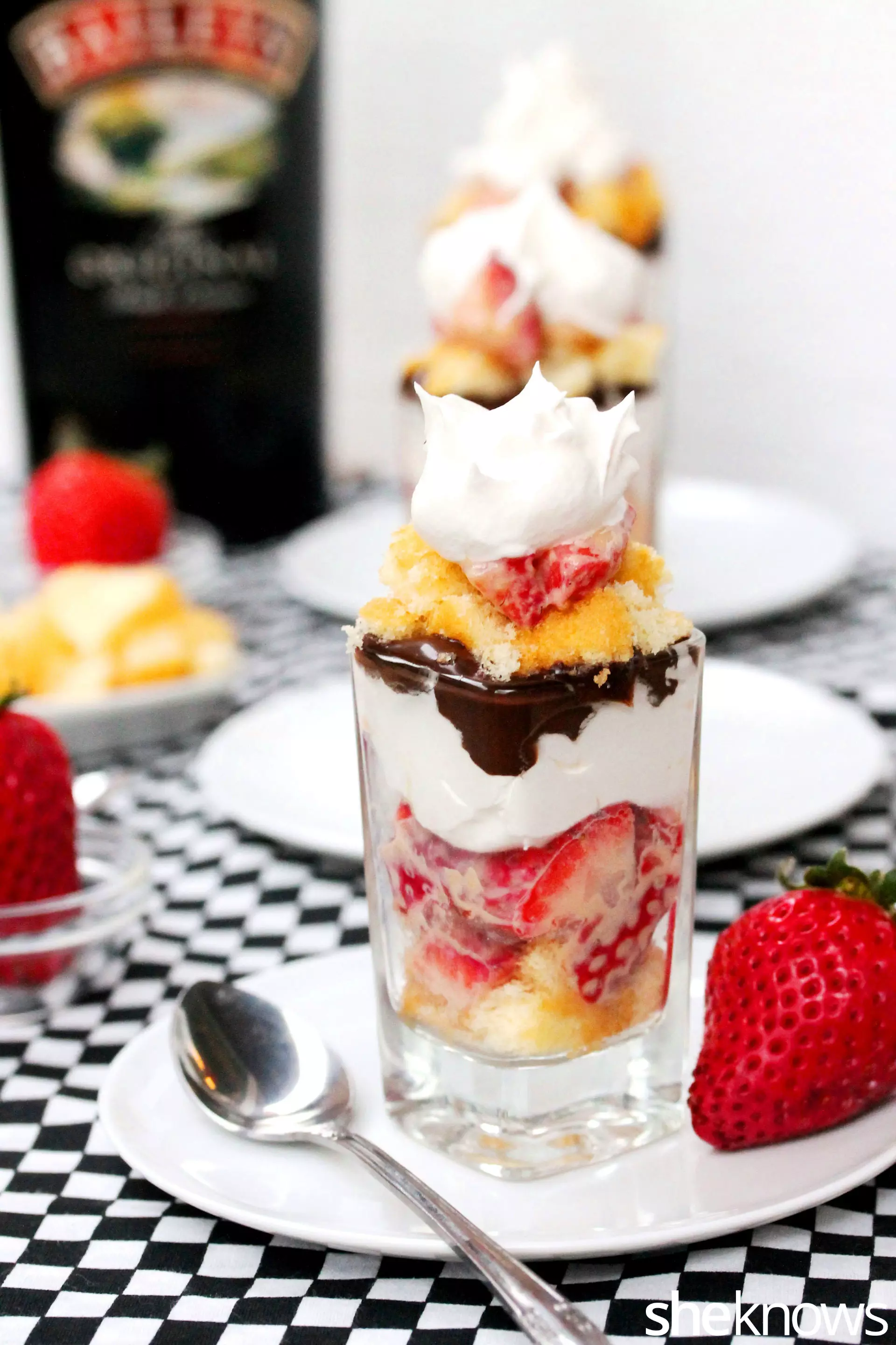 4 Baileys jeung strawberry dessert