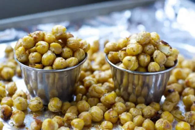 Ipulazi le-chickpeas eligazingiwe ngesidlo esinekhalori ephansi