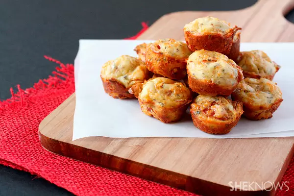 Pepperoni pizza puffs