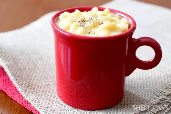 Makaroni dan Keju dalam Mug