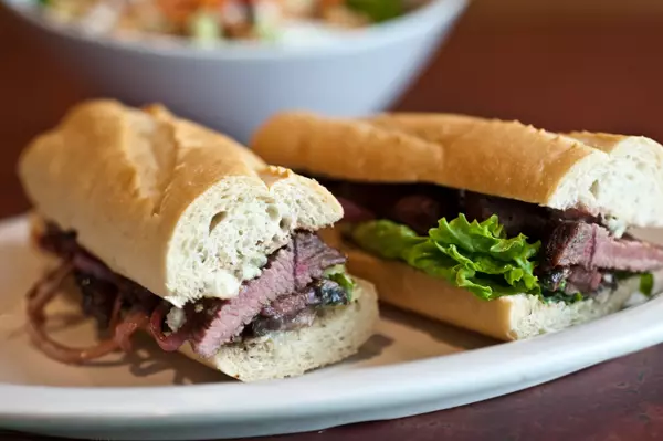 Steak panggang sanwich