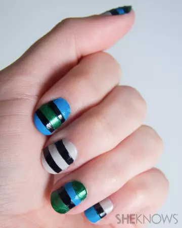 Яркий дизайн ногтей с цветными блоками в стиле Дайан фон Фюрстенберг