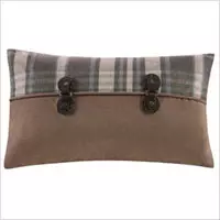 Bantal aksen kotak-kotak