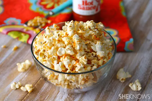 Gluten-free Buffalo sauce-flavored popcorn recipe