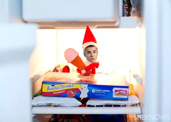 Джастин Бибер Elf on the Shelf мем