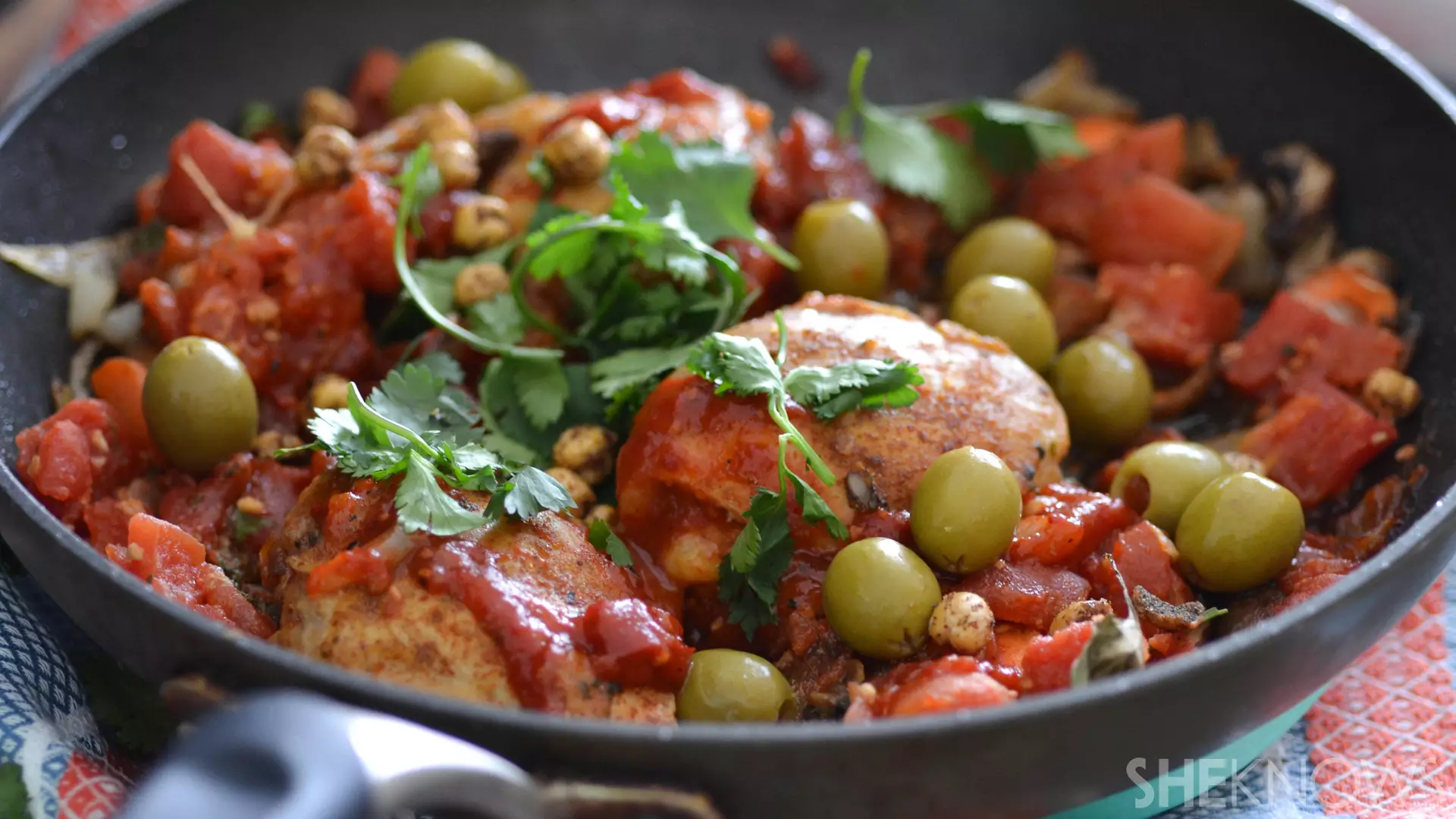 Hal tagine digaag skillet