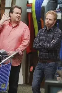 Cam și Mitch își caută back up pe Modern Family