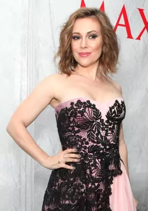 poto putra Alyssa Milano