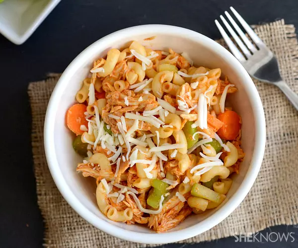 Buffalo chicken pasta sallad |SheKnows.com