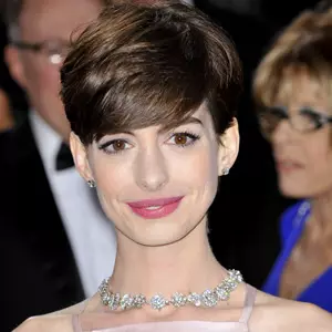 Anne Hathaway