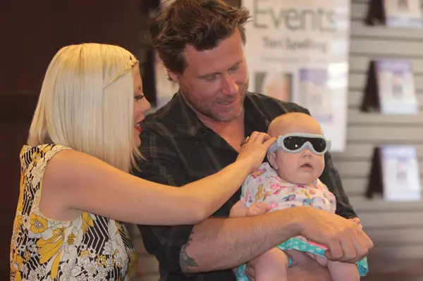 Tori Spelling och Dean McDermott får barn nummer fyra