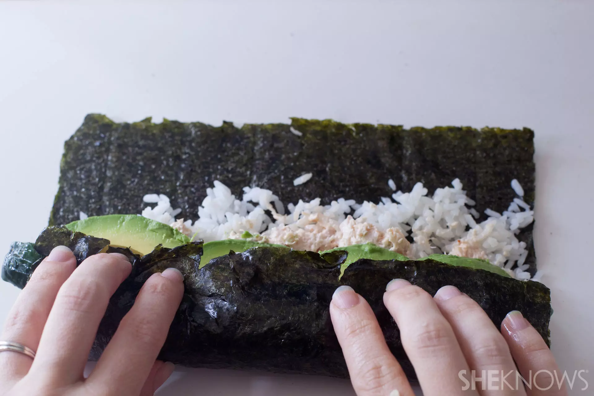 Thunfisch-Sushi-Handrolle