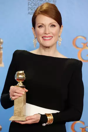 Julianne Moore anokunda paGolden Globes 2013