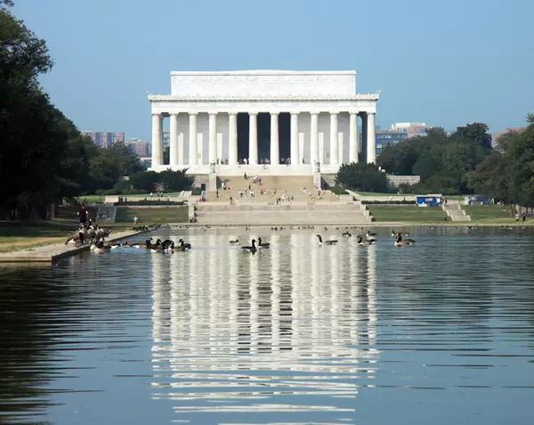 lincoln reflecting pool