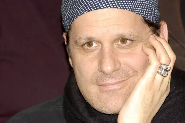 Isaac Mizhari by de Golden Globes