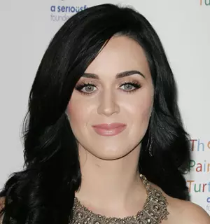 Os cílios ultralongos de Katy Perry