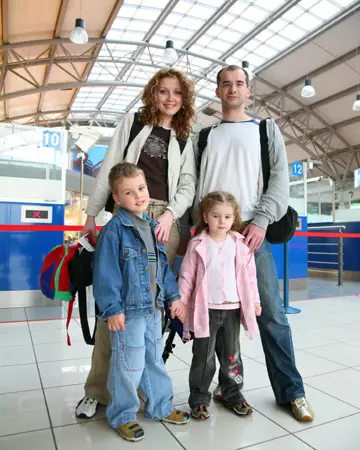 Pamilya sa airport