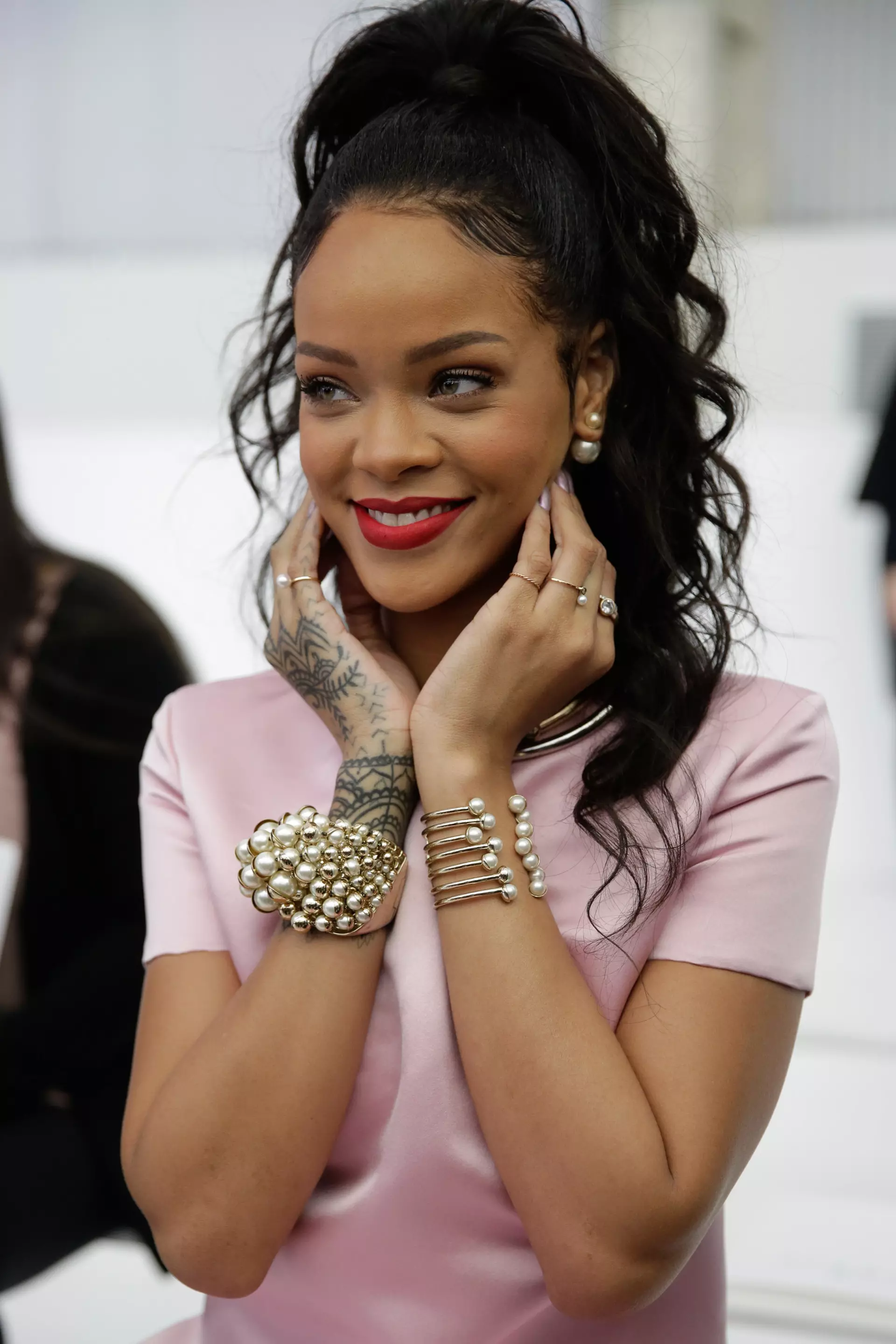 Hairstyle Celeb tal-Ġimgħa: Rihanna