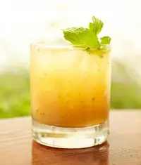 Aprikosen-Bourbon-Cocktail