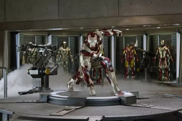 Nova antaŭfilmo de Iron Man 3 debutas ĉe la Super Bowl