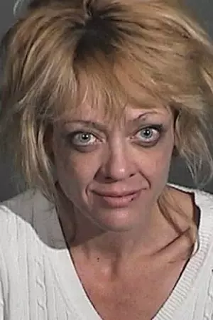 Der Star der 70er-Show, Lisa Robin Kelly, wurde wegen des zweiten DUI verhaftet