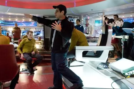 JJ Abrams na-eduzi Star Trek 2