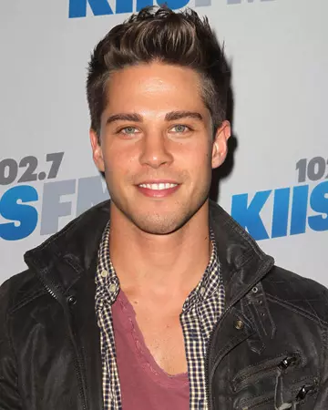 Dean Geyer