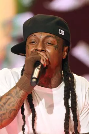 Lil Wayne သည် စာအုပ်ကို ရေးသားသည်။ 361598_1