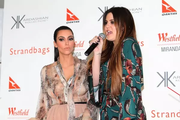 Kim Kardashian atšaukė likusią kelionės į Australiją dalį.