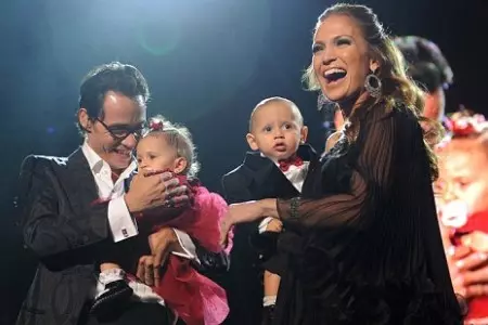 Jennifer Lopez și Marc Antony cu gemenii lor