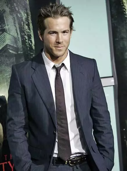 Ryan Reynolds: Sexy celebrity we love