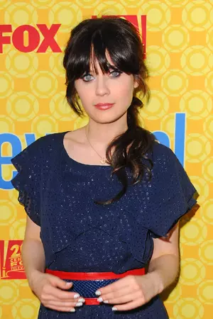 Zooey Deschanel Broadway मा Loretta Lynn खेल्ने