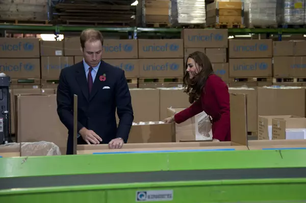 Prince William ati Kate Boxing supples UNICEF