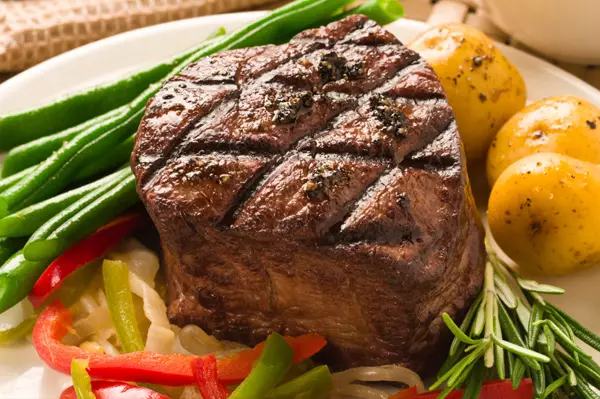 Steak na poteto a ṅara n'ọkụ