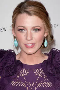 Blake lively mkpakọrịta nwoke na nwaanyị