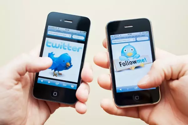 Twitter akan iPhone