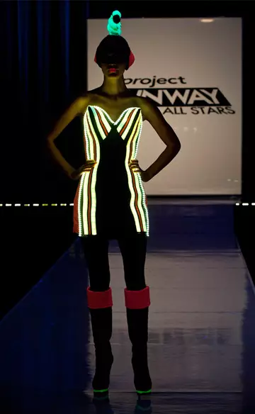 Project Runway -- Steal the look Episode 9 -- Mondos sterke og kraftige sorte og neon kjole