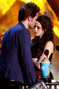 De Kristen Stewart an de Robert Pattinson hoffen, méi Grënn ze hunn fir bei de MTV Movie Awards ze kussen