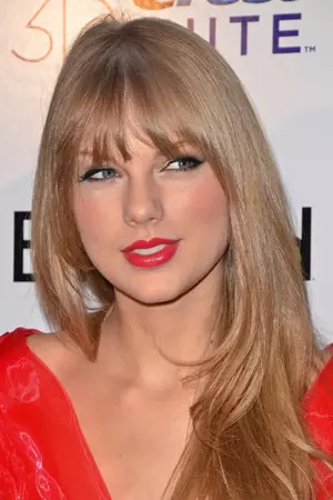 Taylor Swift dedah lagu Hunger Games 371256_1