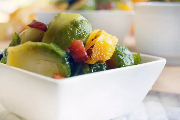 txiv kab ntxwv-glazed brussels sprouts