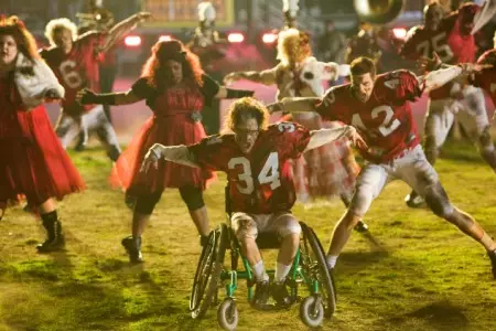 Glee разтърсва след Super Bowl с почит към Thriller