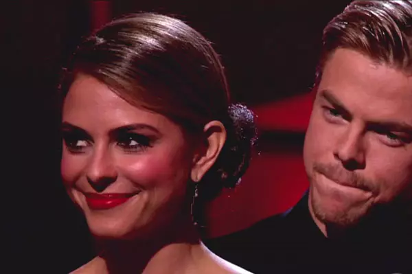 Maria Menounos သည် Dancing With the Stars မှ ထုတ်ပယ်ခံခဲ့ရသည်။