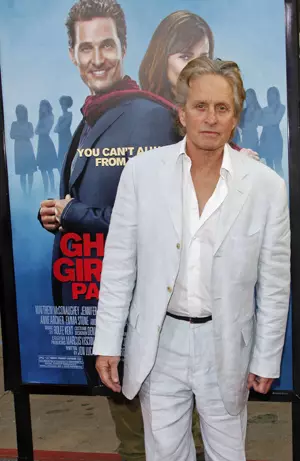 Fotoana fohy taorian'ny sakafo hariva dia namely ny Ghosts of Girlfriends Past i Michael Douglas